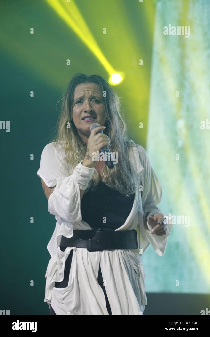 Daniela Ulrich aka Daniela Alfinito bei der "Für unsere Freunde" Tour ...