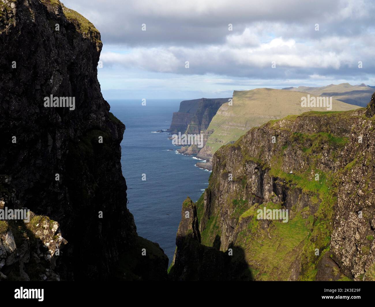 High volcanic cliffs hi-res stock photography and images - Alamy