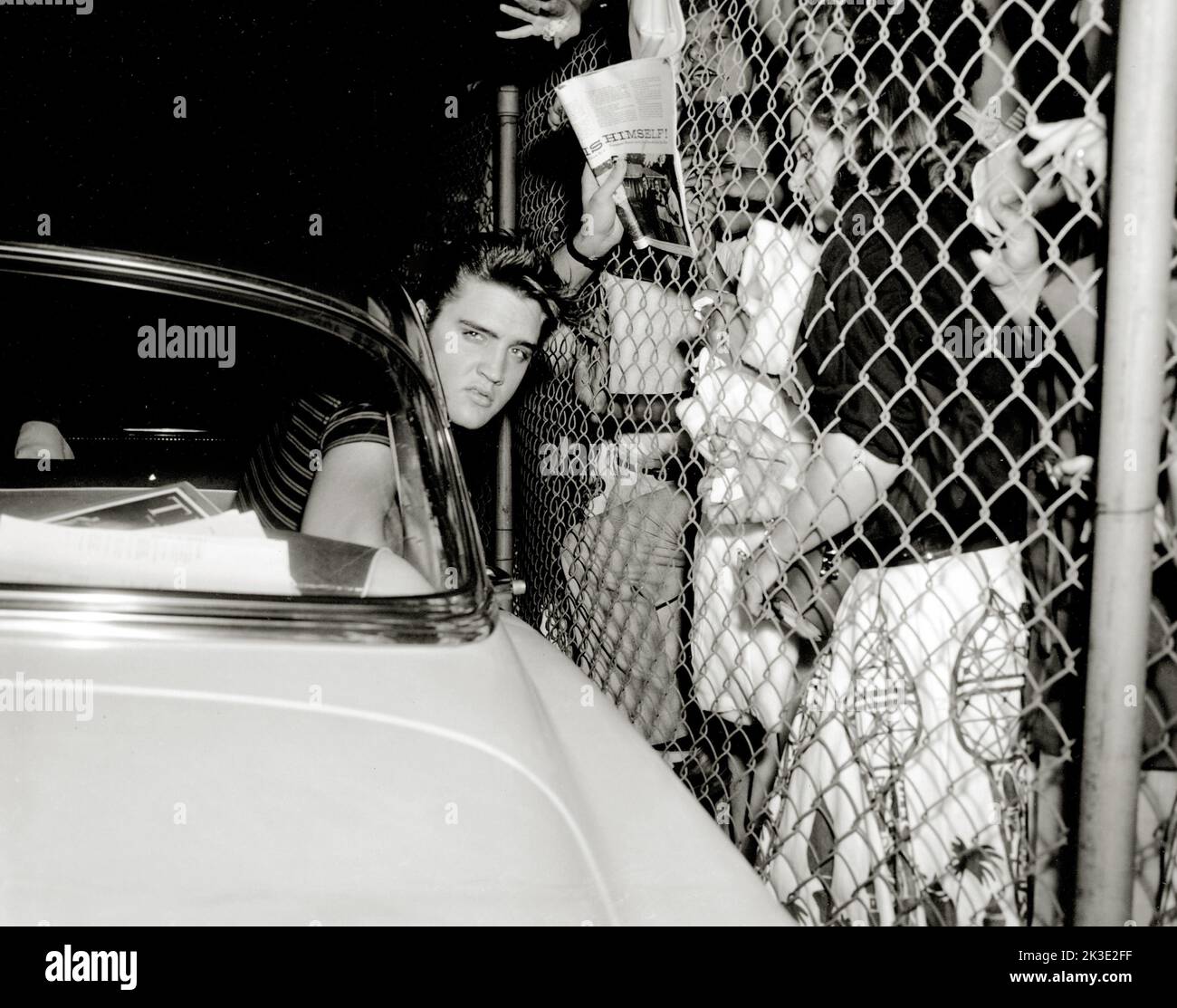 Elvis presley 1950s hi-res stock photography and images - Alamy