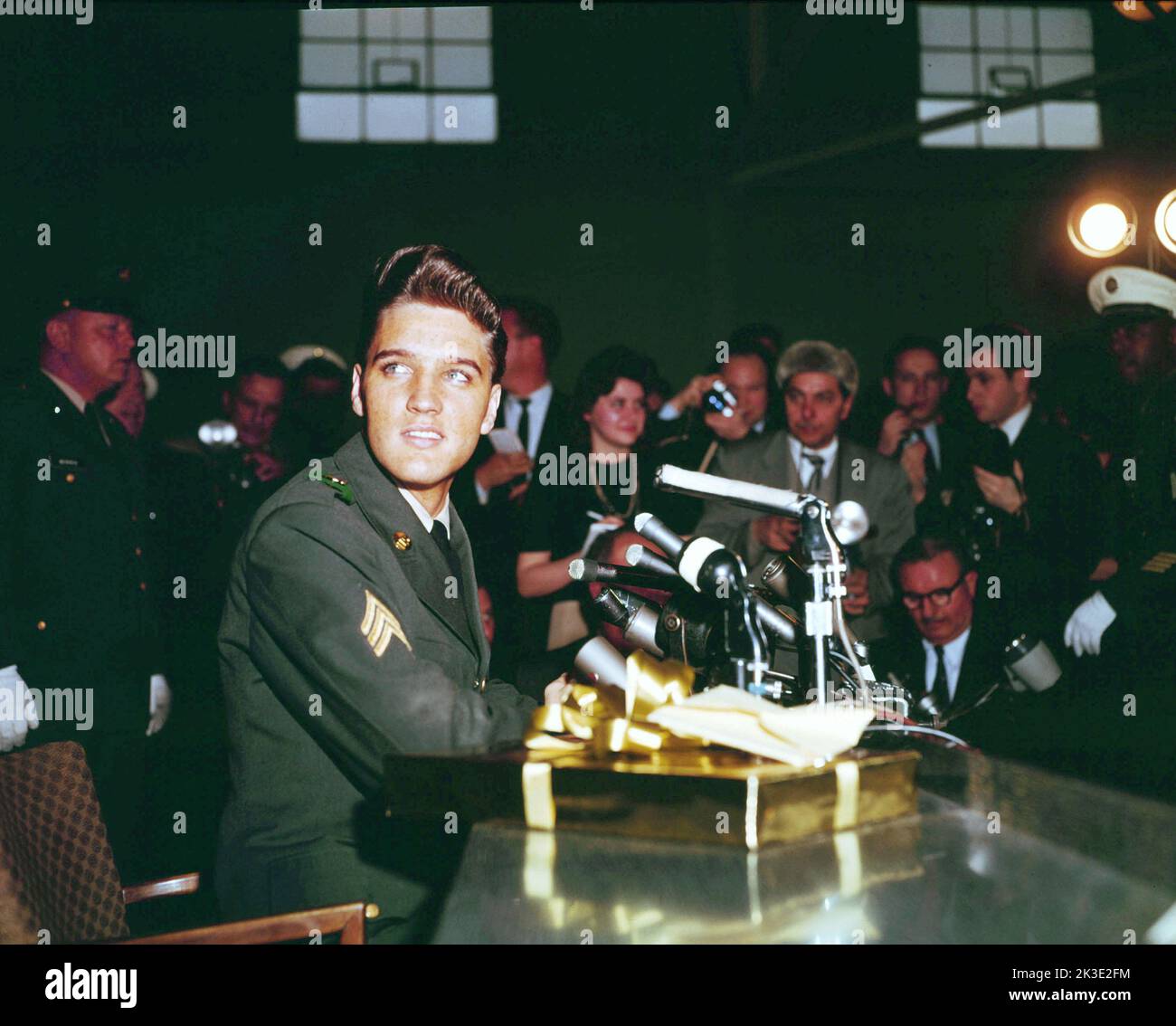 Elvis presley 1959 hi-res stock photography and images - Alamy