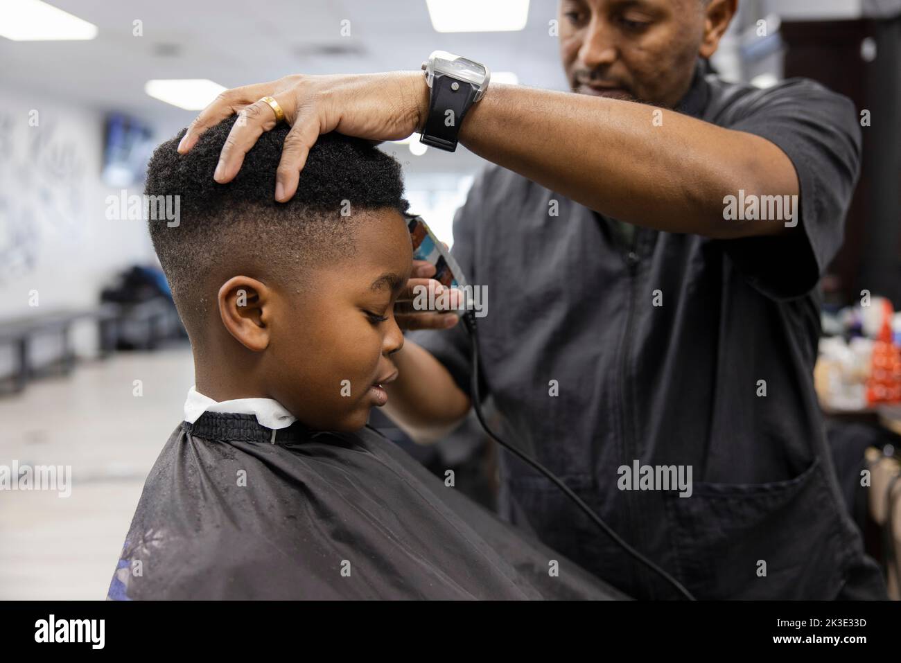 Close haircut hi-res stock photography and images - Alamy