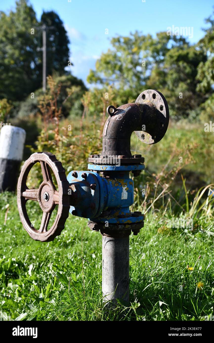 Medieval water pump hi-res stock photography and images - Alamy