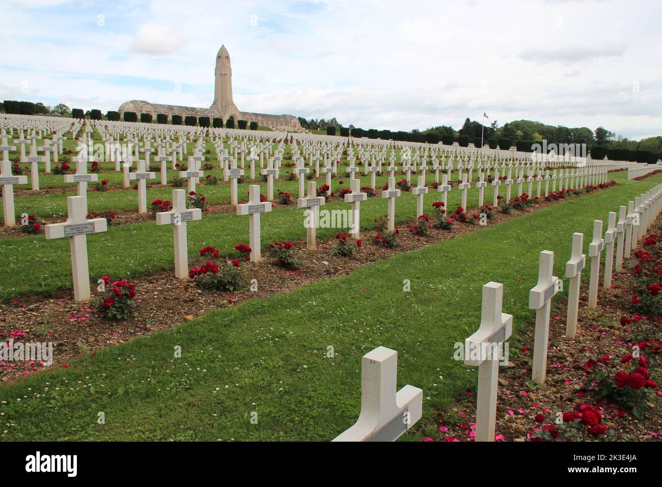 ww1 military cemetery and ossuary in douaumont (france Stock Photo - Alamy