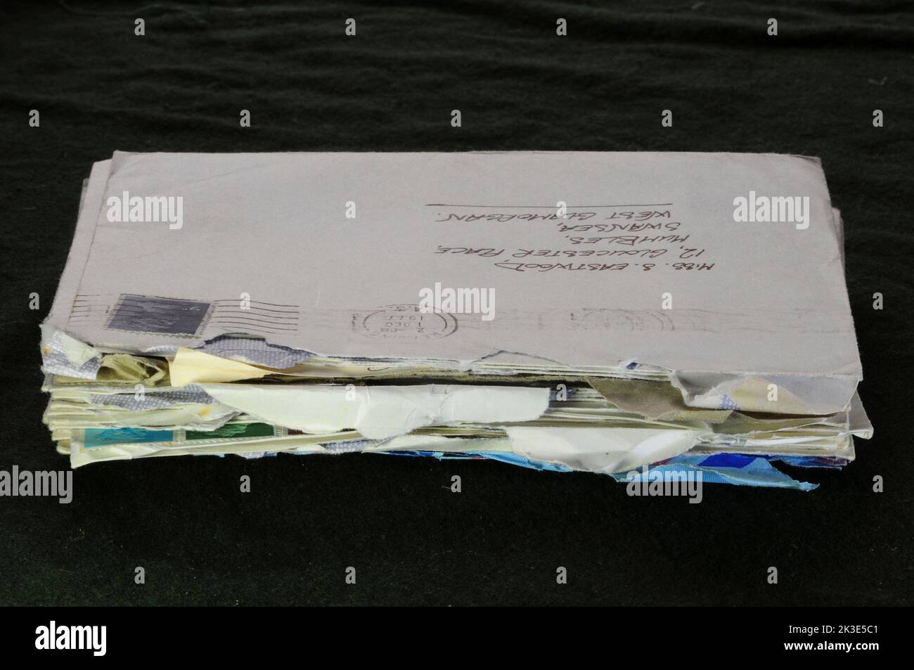 Letters in envelopes hi-res stock photography and images - Alamy