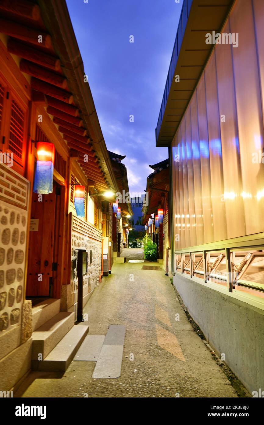 Korean traditional road Stock Photo - Alamy