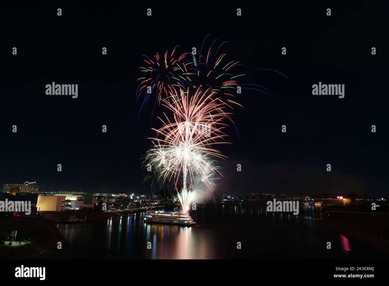 Fireworks festivals hi-res stock photography and images - Alamy