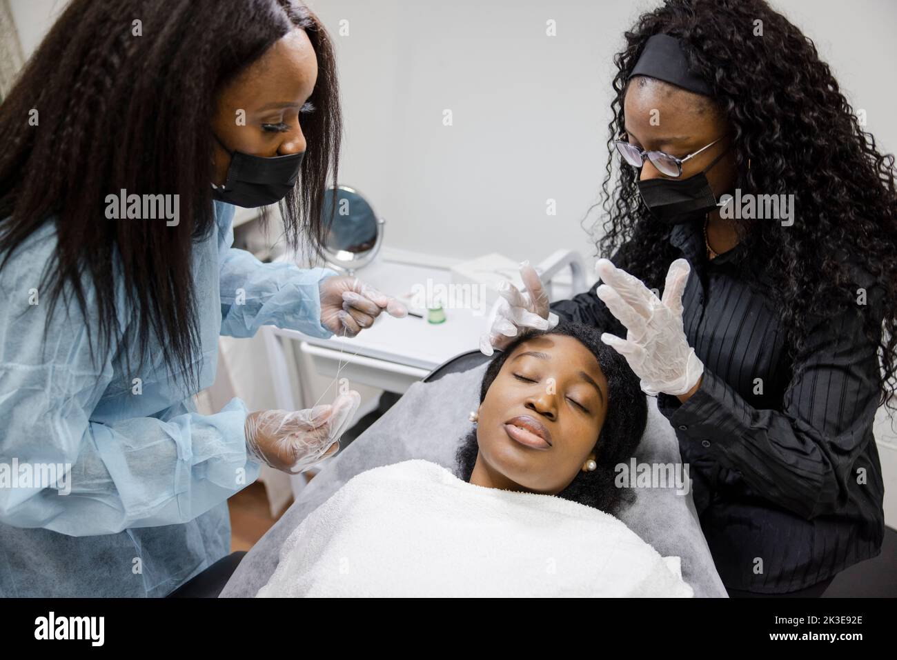 Ladies Beauty Parlour Threading