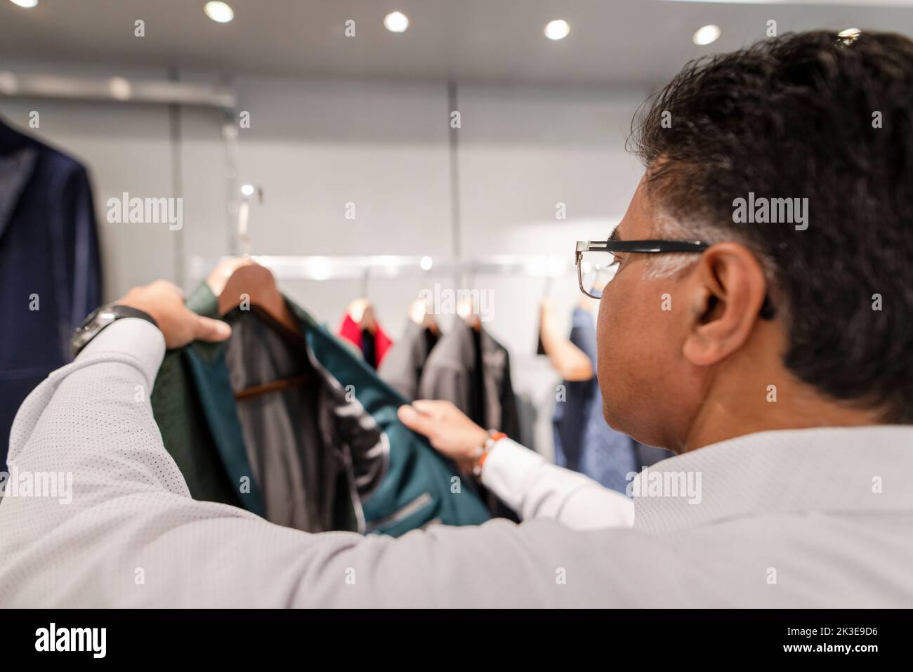 Menswear shop man hi-res stock photography and images - Alamy