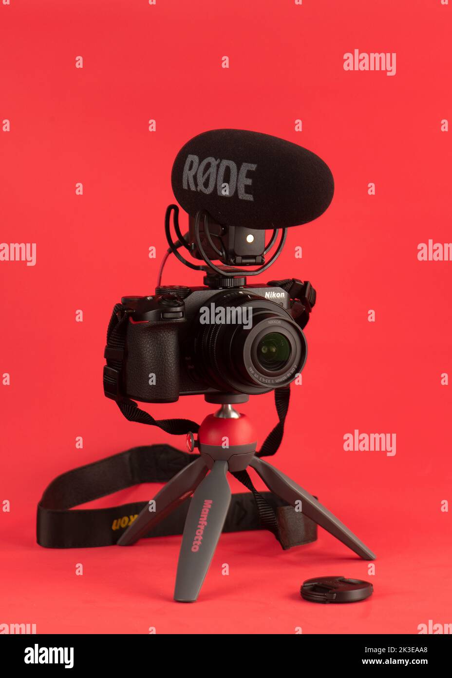 Nikon Z30 microphone, Manfrotto mini tripod, Rode microphone - typing ...