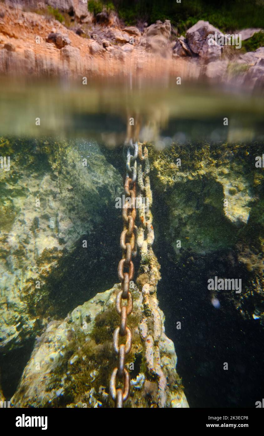 Chain underwater hi-res stock photography and images - Alamy