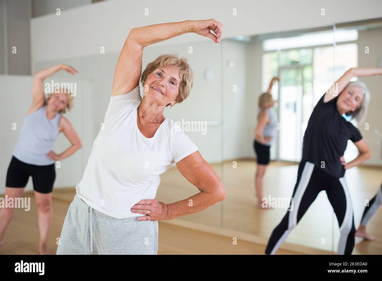 Happy 50s woman dance class hi-res stock photography and images - Alamy