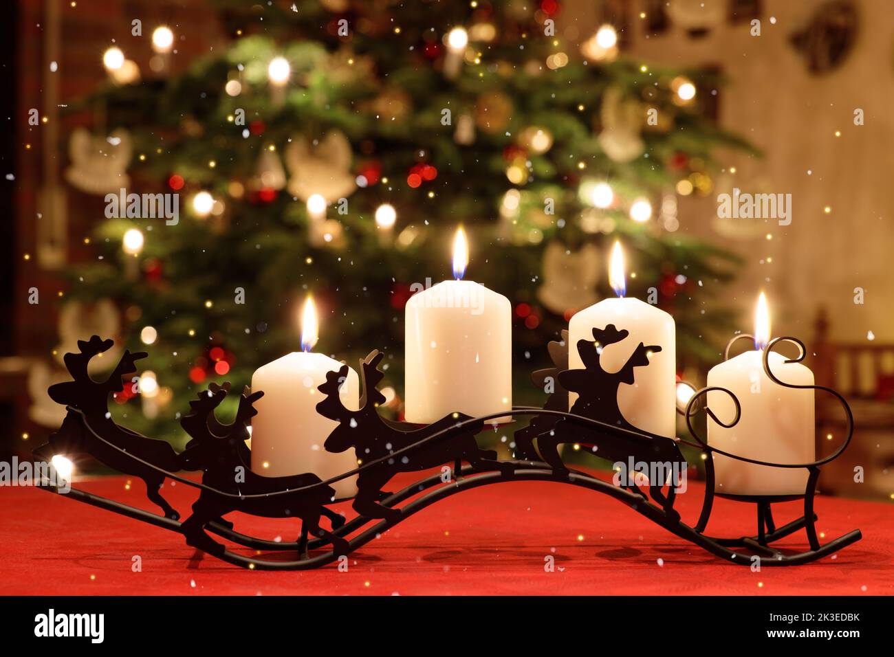 Four advent candles hi-res stock photography and images - Alamy