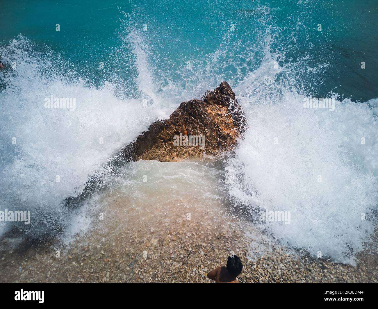 Wave hitting rock beach hi-res stock photography and images - Alamy