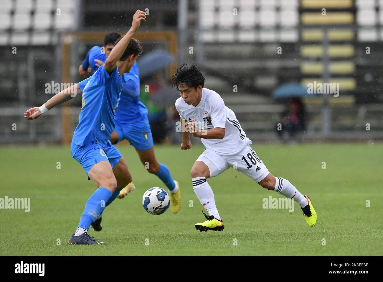 Koki Saito (Japan U21) Giorgio Scalvini (Italy U21)Raoul Bellanova ...