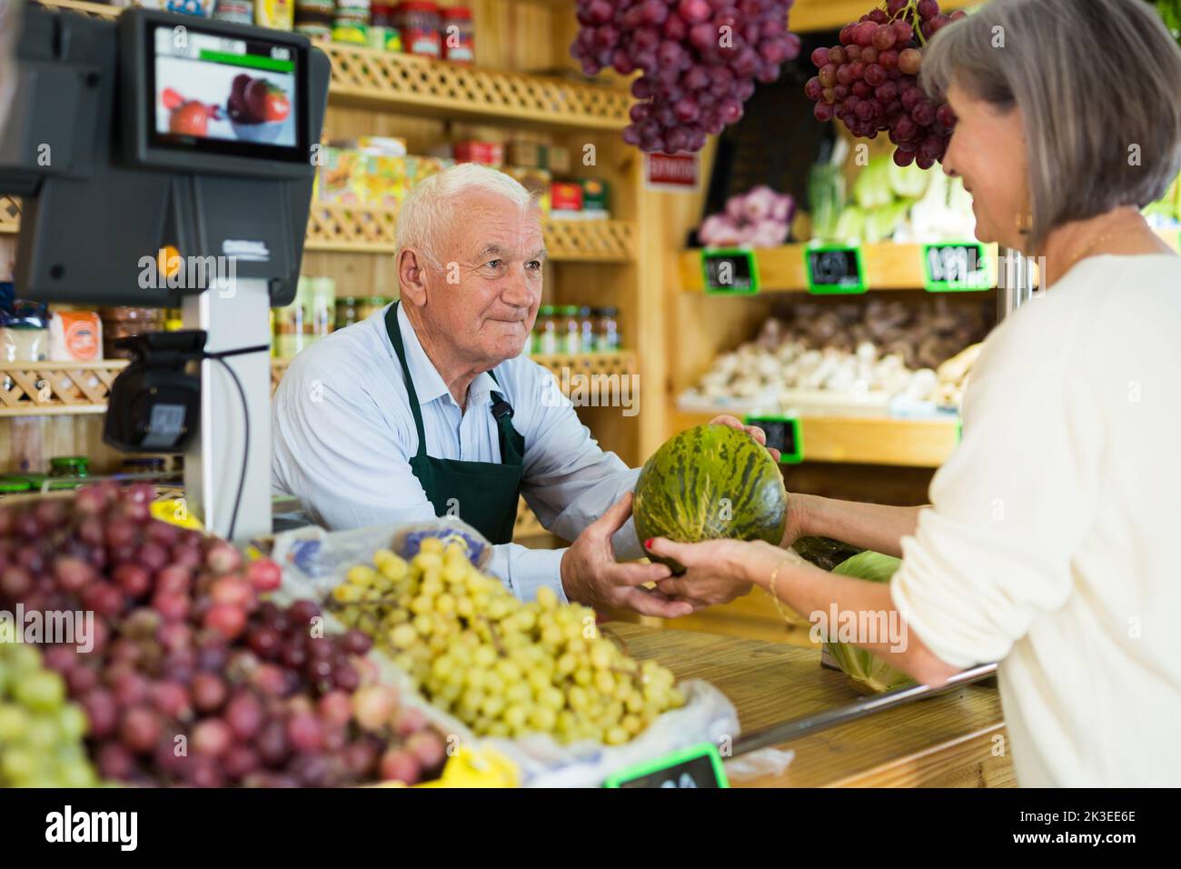 German supermarket cashier hi-res stock photography and images - Alamy
