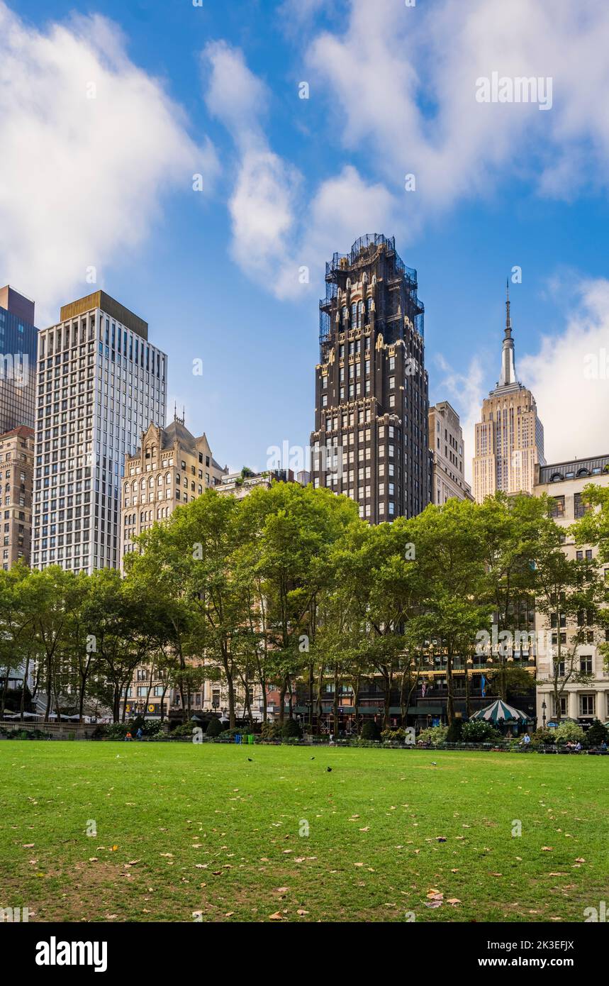 Bryant park new york summer hi-res stock photography and images - Alamy