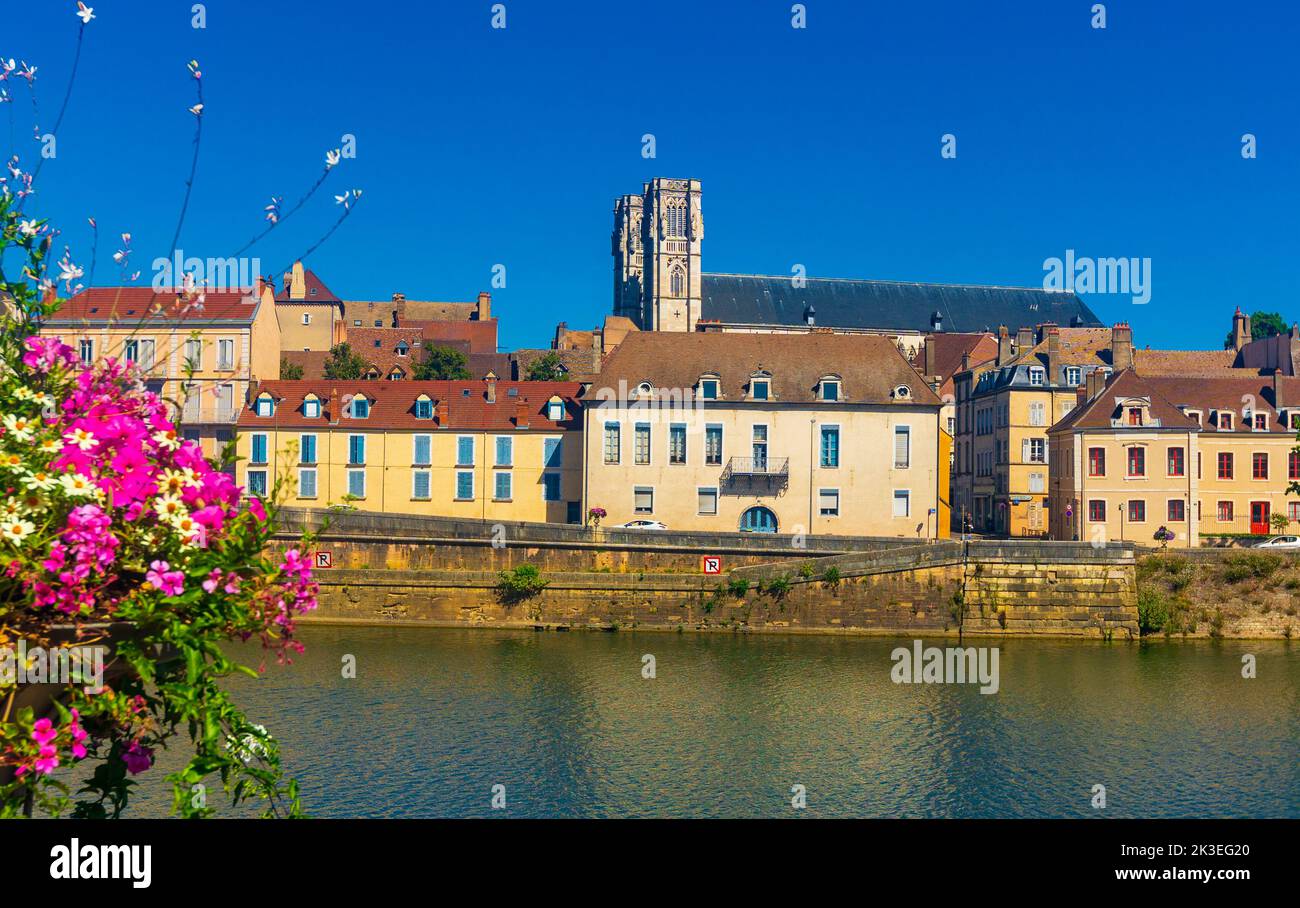 Chalon cathedral hi-res stock photography and images - Alamy