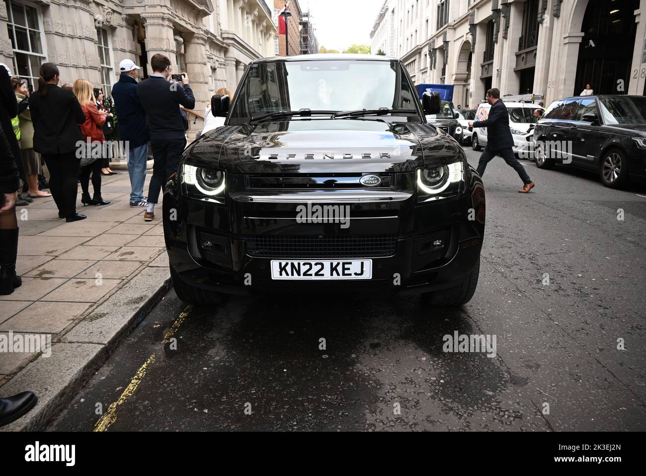 Defender 110 v8 bond edition hi-res stock photography and images - Alamy