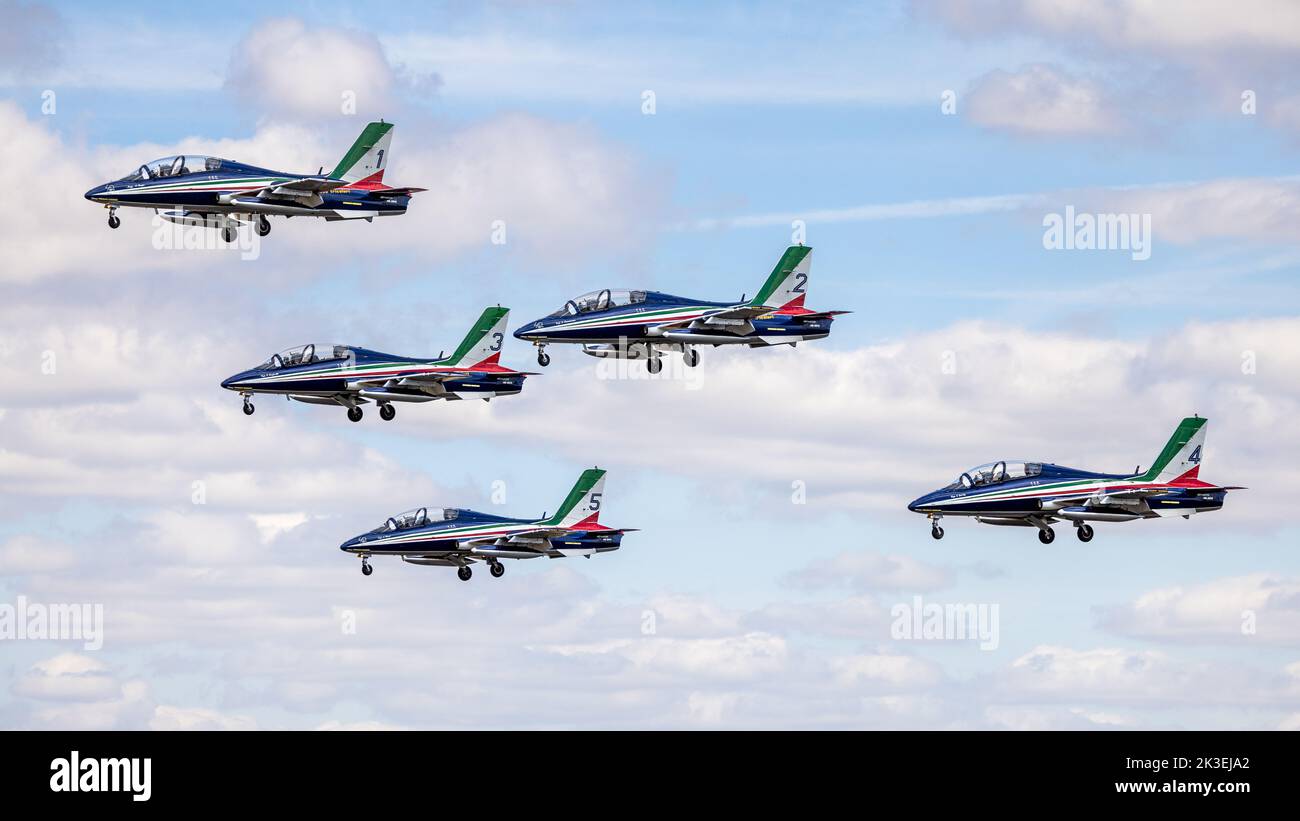 Italian Air Force - Frecce Tricolori the world's largest military ...