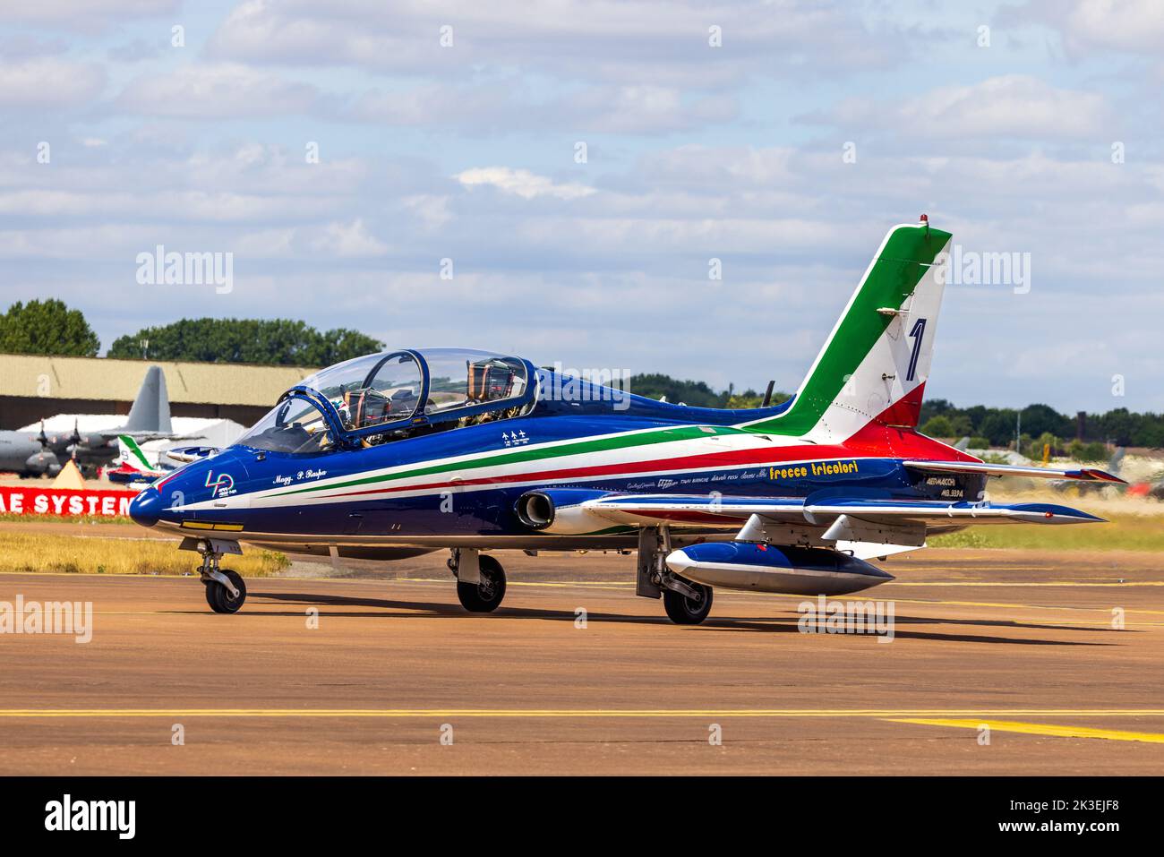 Italian Air Force - Frecce Tricolori the world's largest military ...