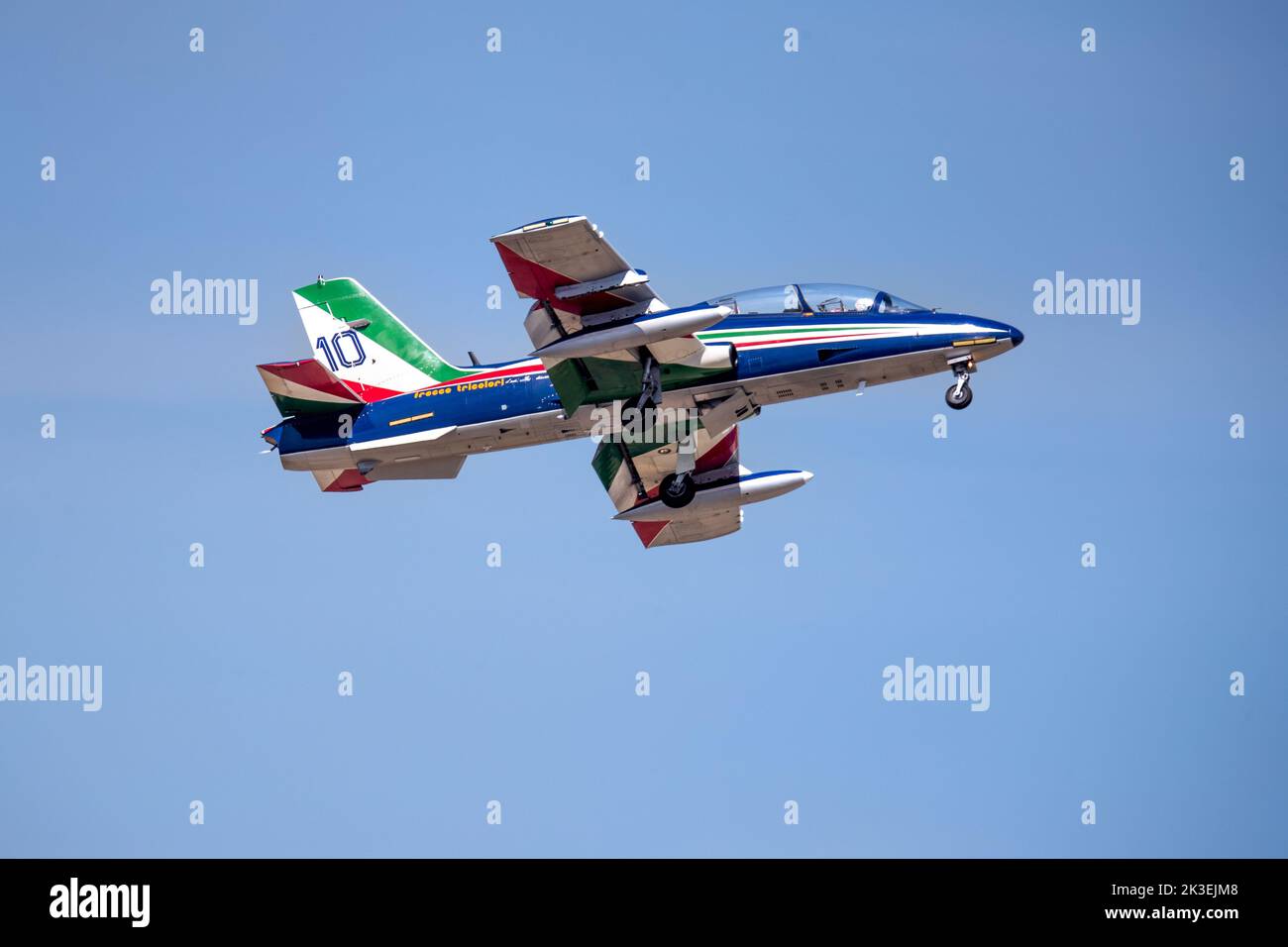Italian Air Force - Frecce Tricolori Aermacchi MB-339-A/PAN jet trainer ...