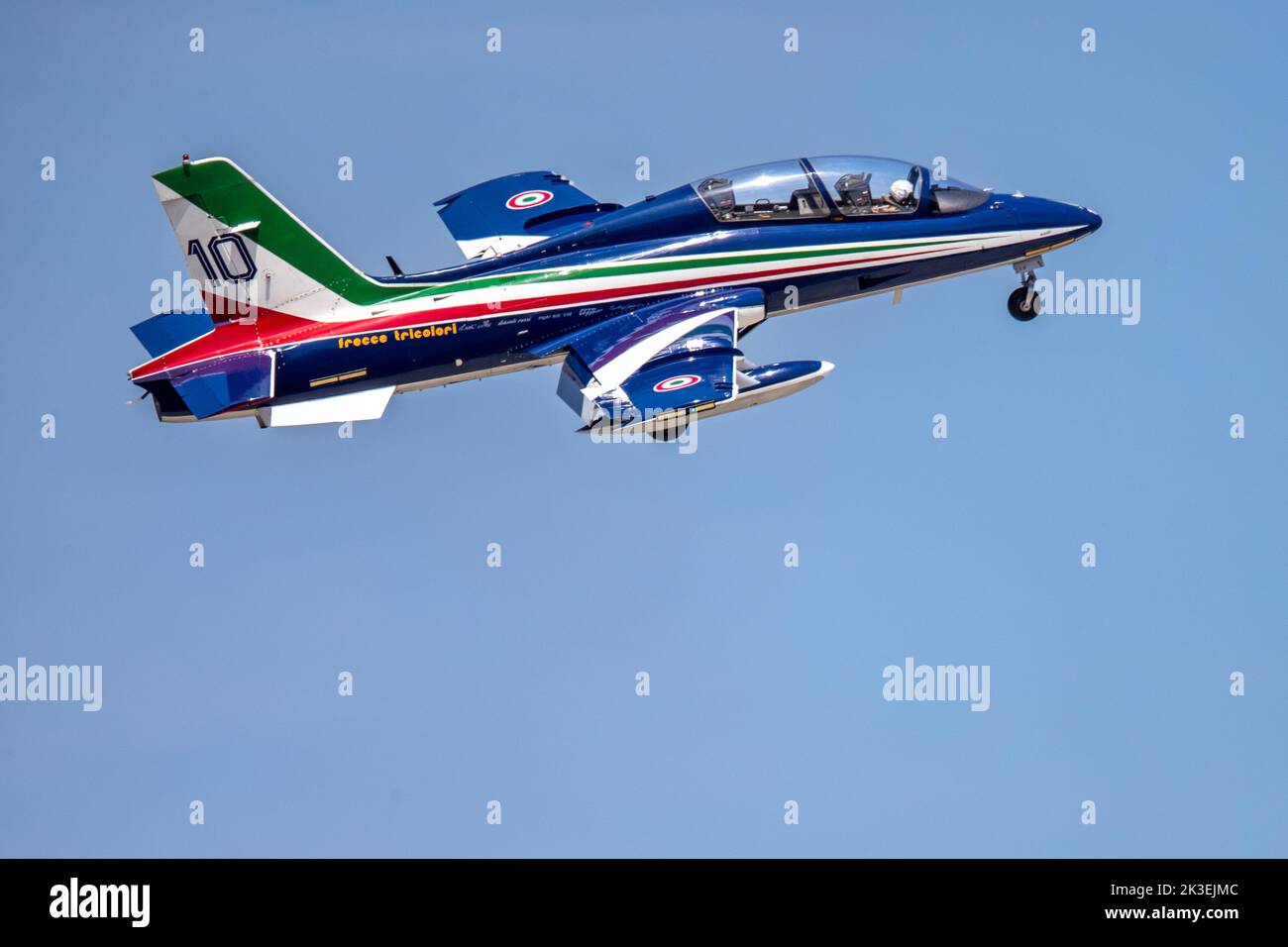 Italian Air Force - Frecce Tricolori Aermacchi MB-339-A/PAN jet trainer ...
