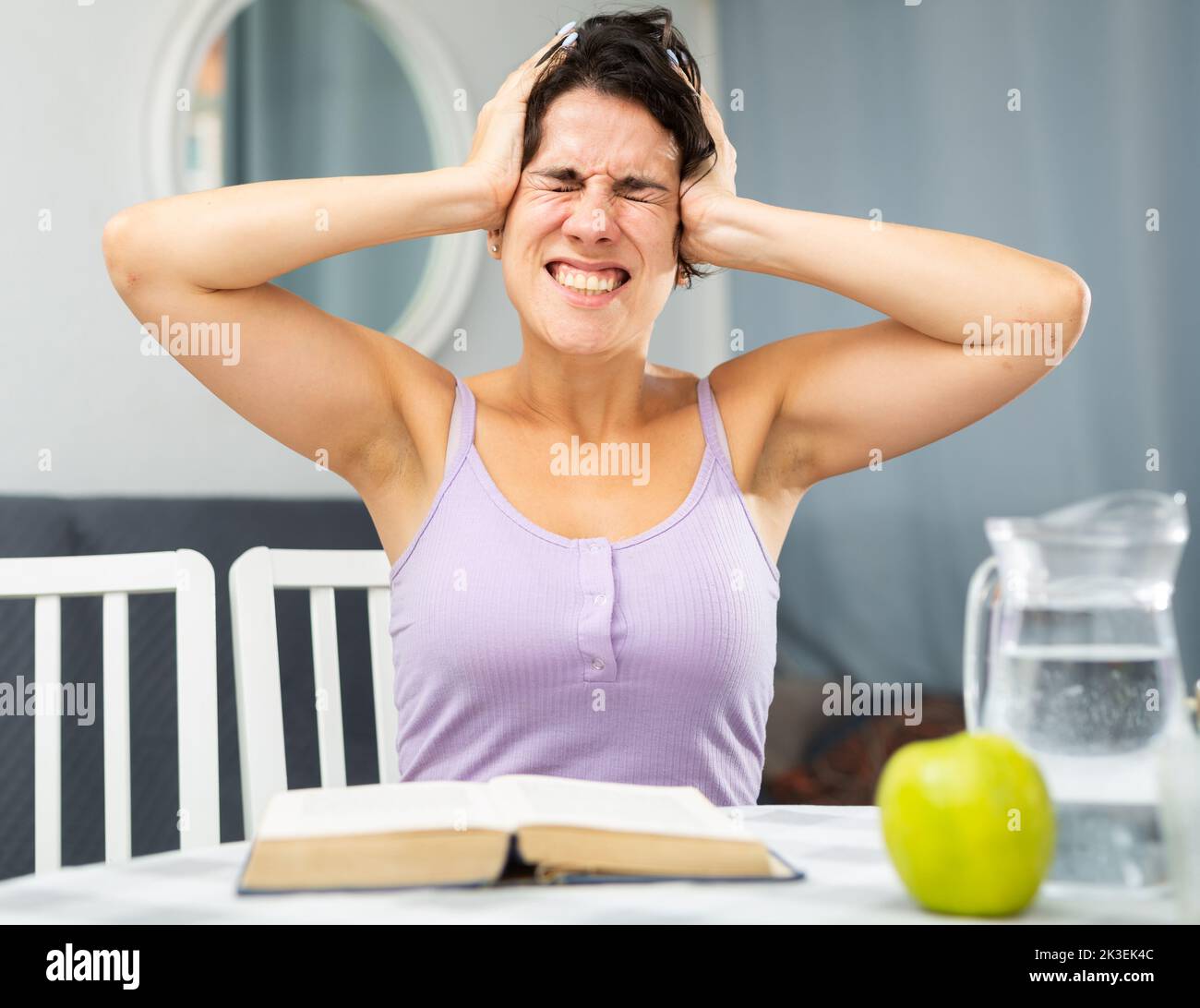 Woman hysterical crying hi-res stock photography and images - Alamy