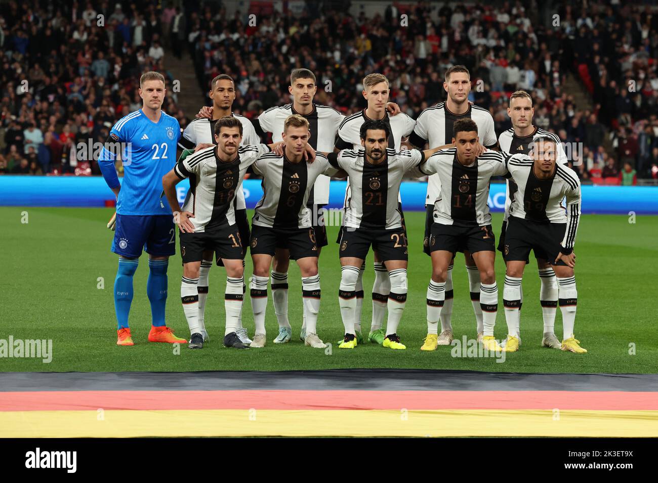 England germany wembley 2022 line up hi-res stock photography and ...