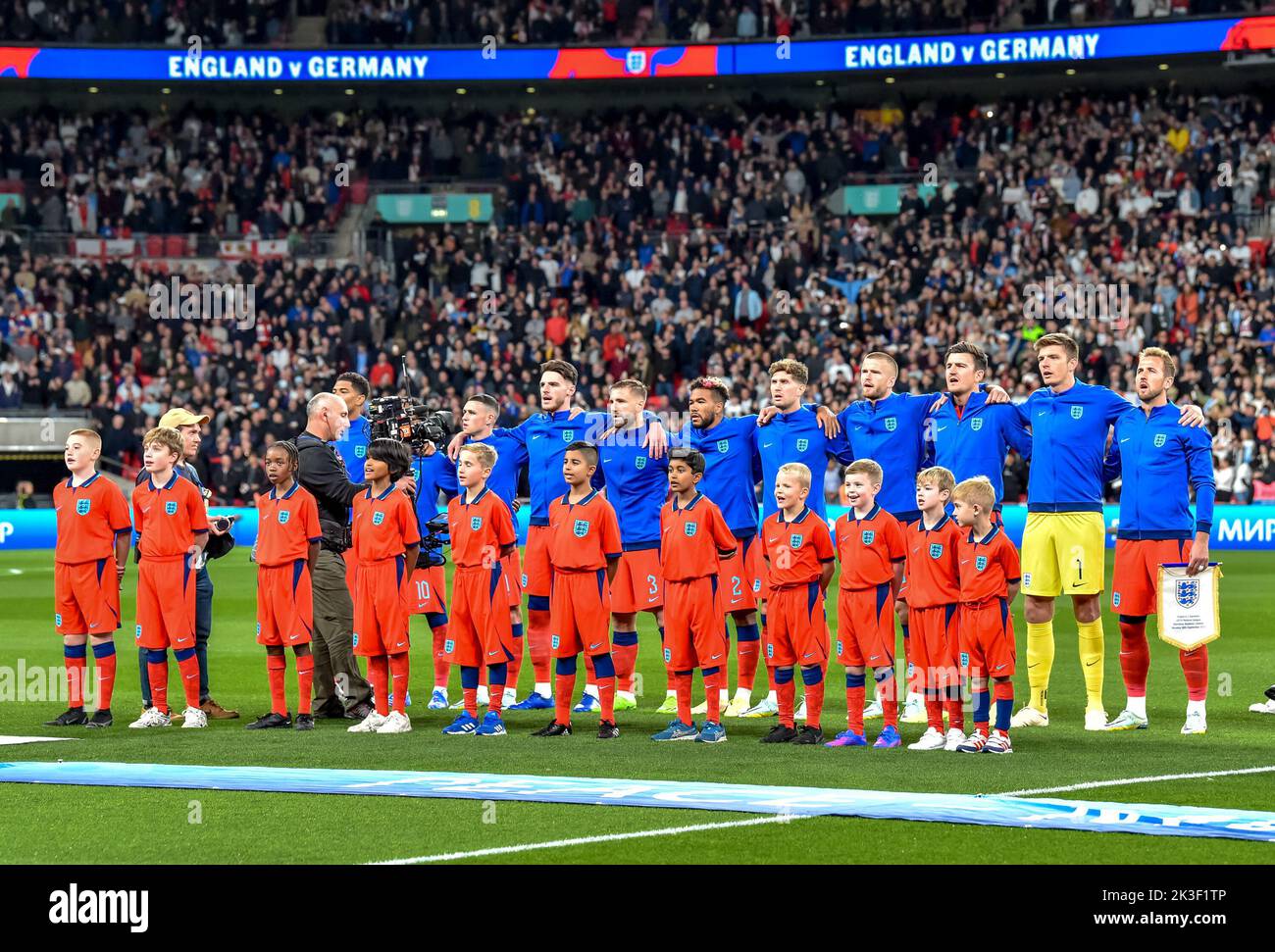 England germany wembley 2022 line up hi-res stock photography and ...