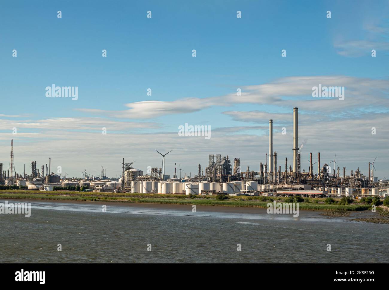 Exxonmobil refinery hi-res stock photography and images - Alamy