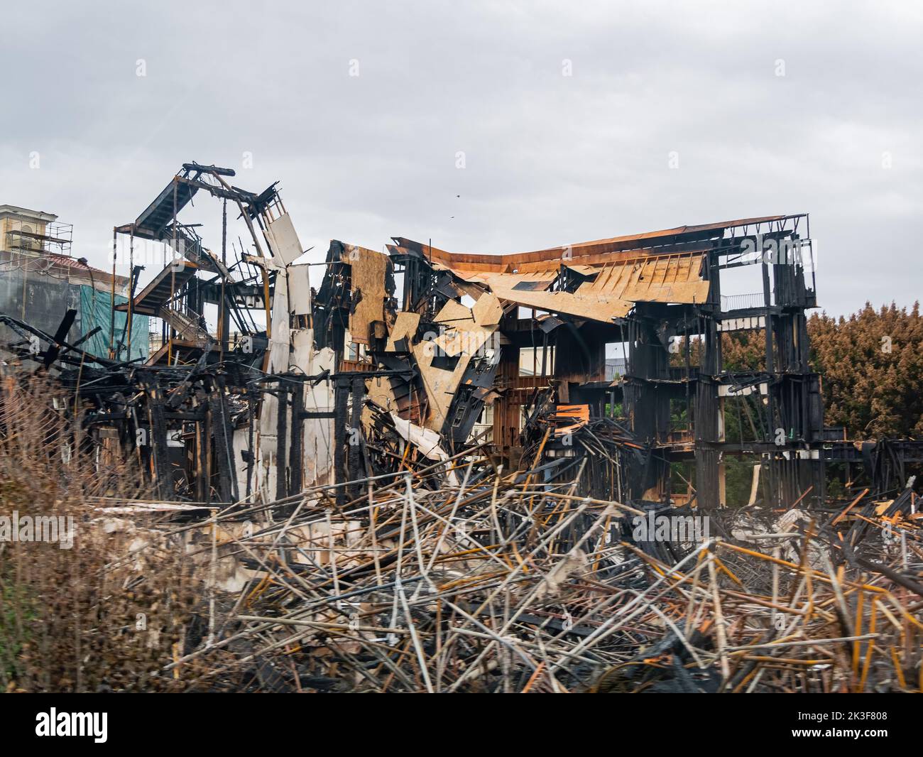 Destroyed apartment hi-res stock photography and images - Alamy