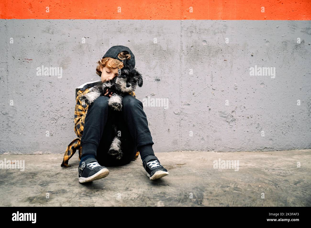 Sleeping street kid hi-res stock photography and images - Alamy