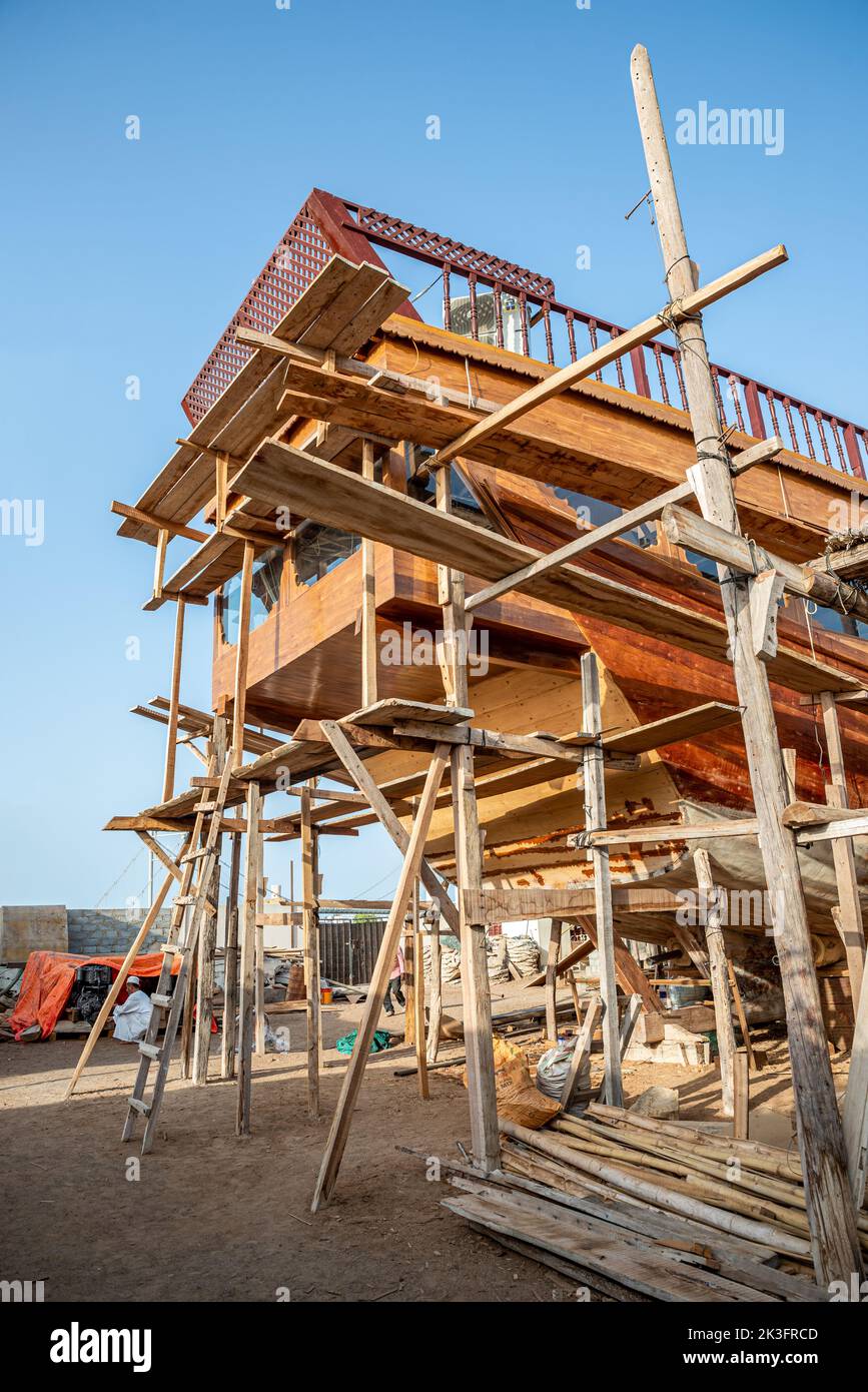 Dhow factory hi-res stock photography and images - Alamy