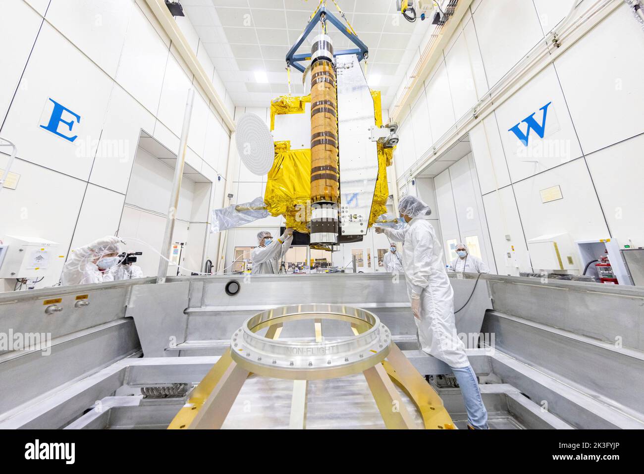 Lompoc, California, USA. 27th Sep, 2021. Inside a cleanroom at Johns ...