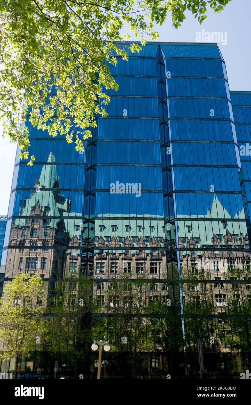 Verre à miroir hi-res stock photography and images - Alamy