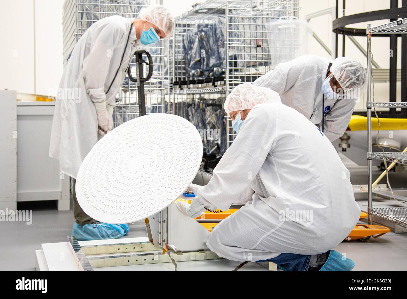 Kinetic radial art hi-res stock photography and images - Alamy