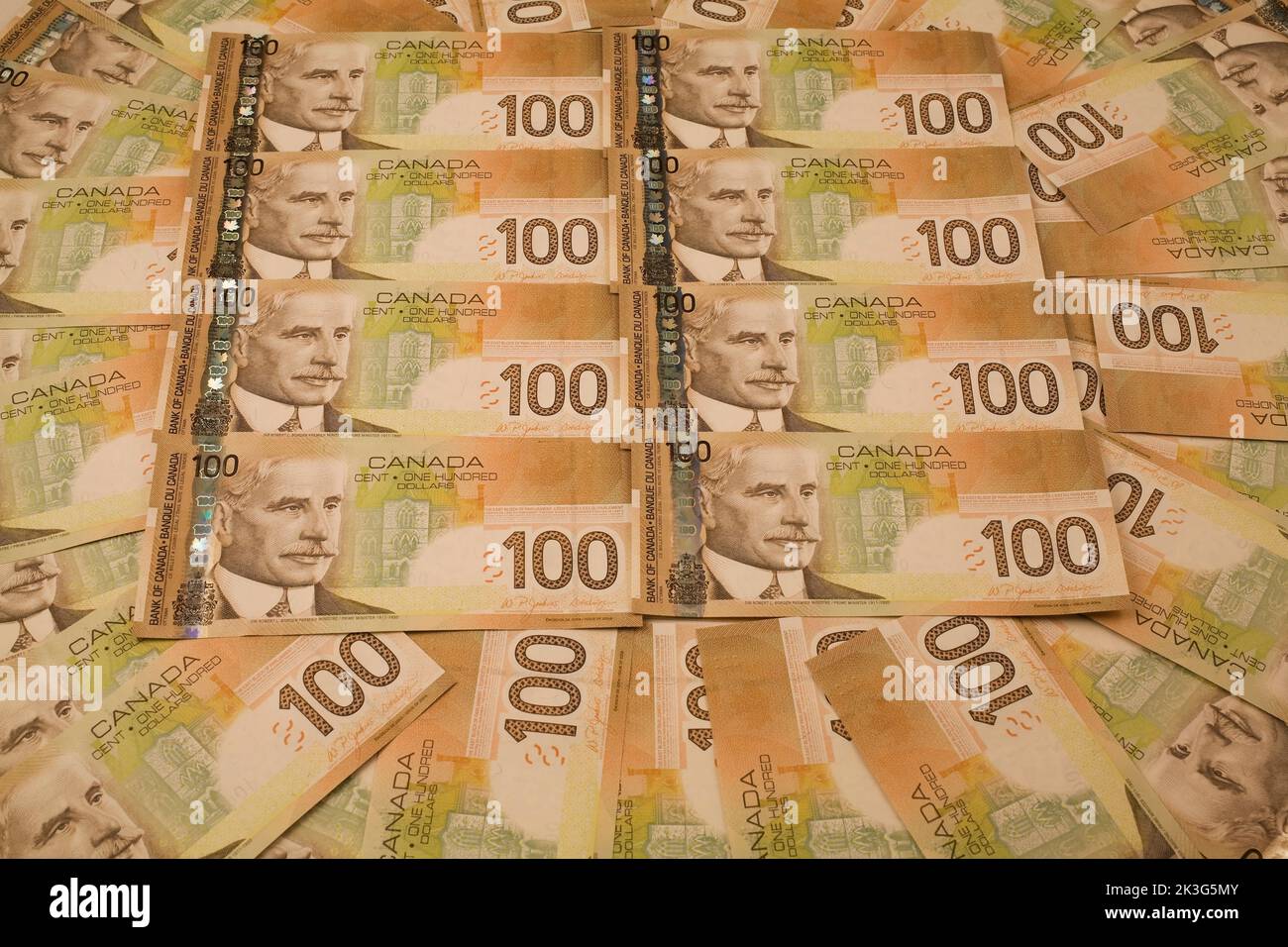 Canada bank notes hi-res stock photography and images - Alamy