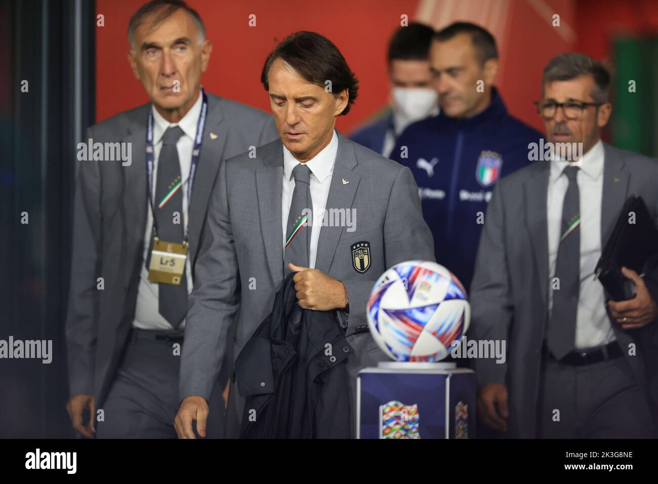 Italy national soccer team head coach roberto mancini hi-res stock ...