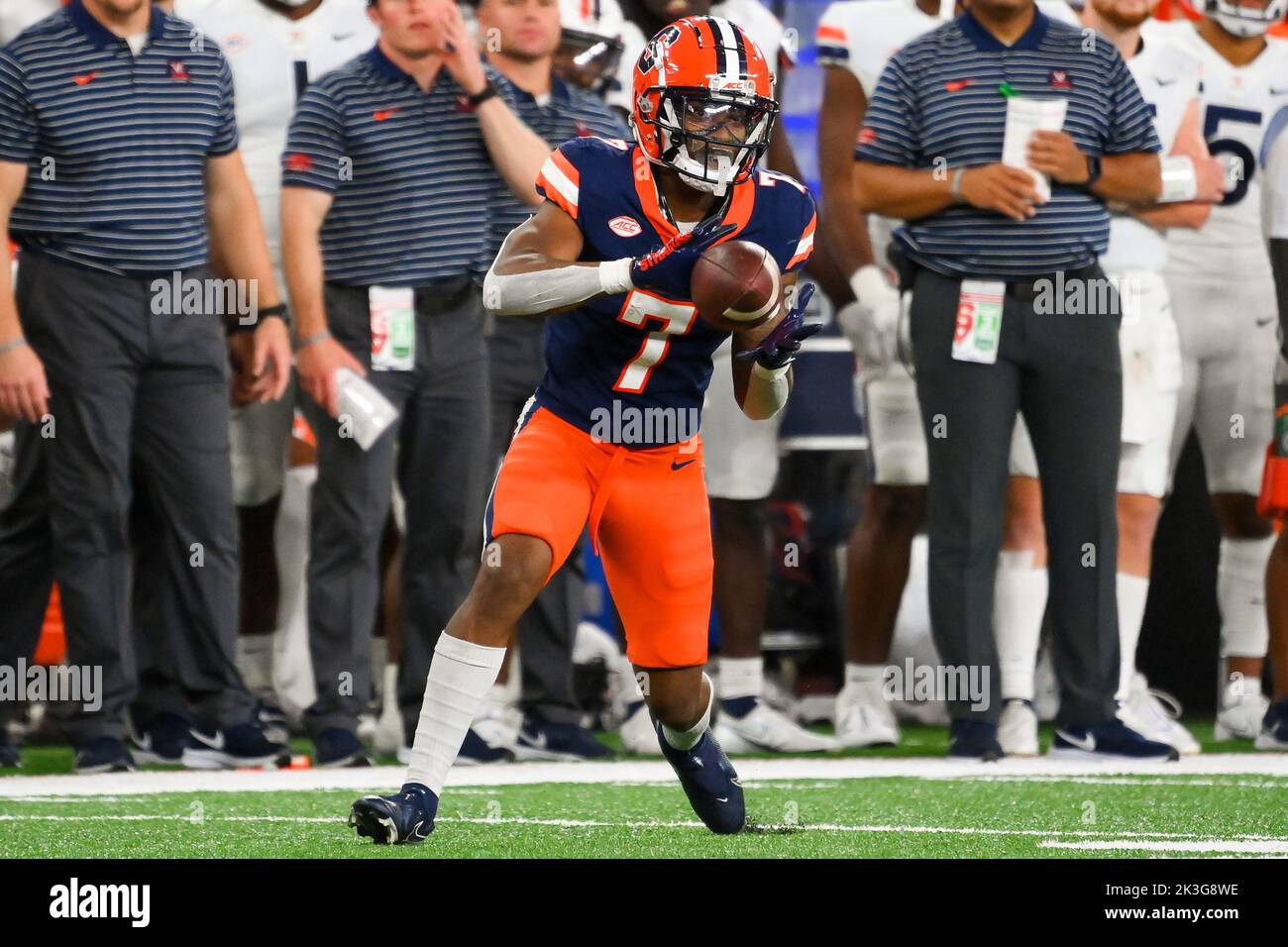 September 23, 2022: Syracuse Orange wide receiver Devaughn Cooper (7 ...