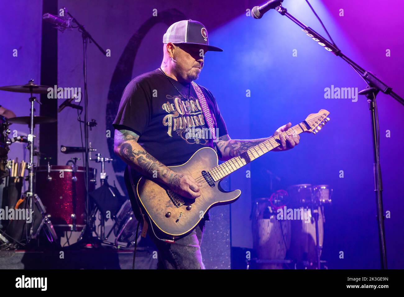 Us mainstream rock tracks charts hi-res stock photography and images ...