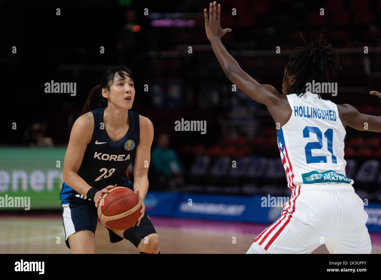 Sydney, Australia. 27th Sep, 2022. Danbi Kim (23 Korea) defended by Mya Hollingshed (21 Puerto ...