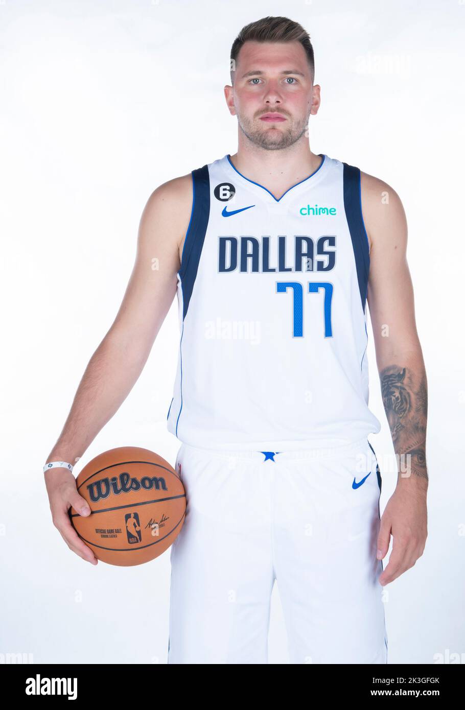 Dallas, TX, USA. 26th Sep, 2022. Dallas Mavericks guard Luka Doncic #77 ...