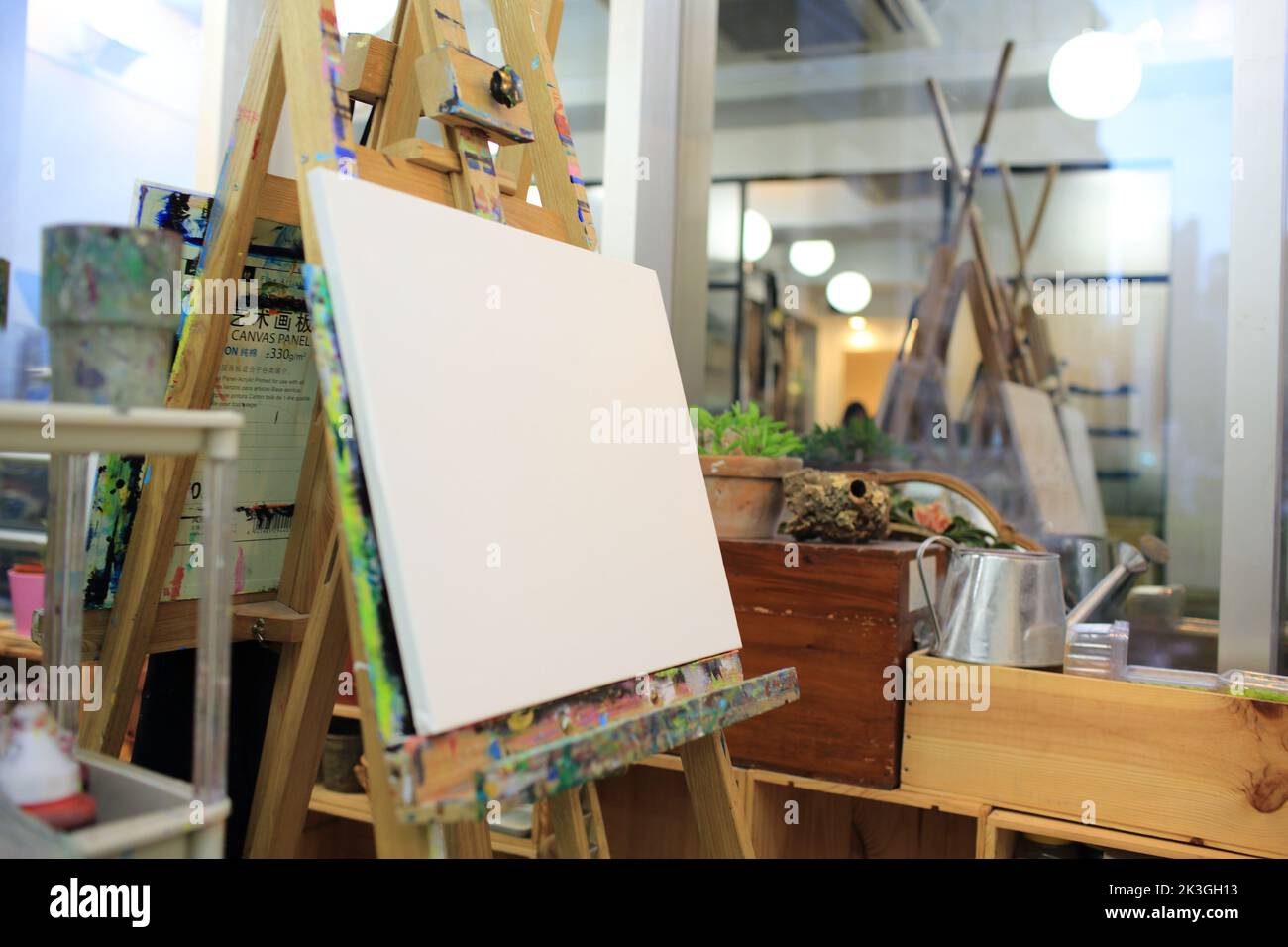 empty drawing board in the art jam room Stock Photo - Alamy