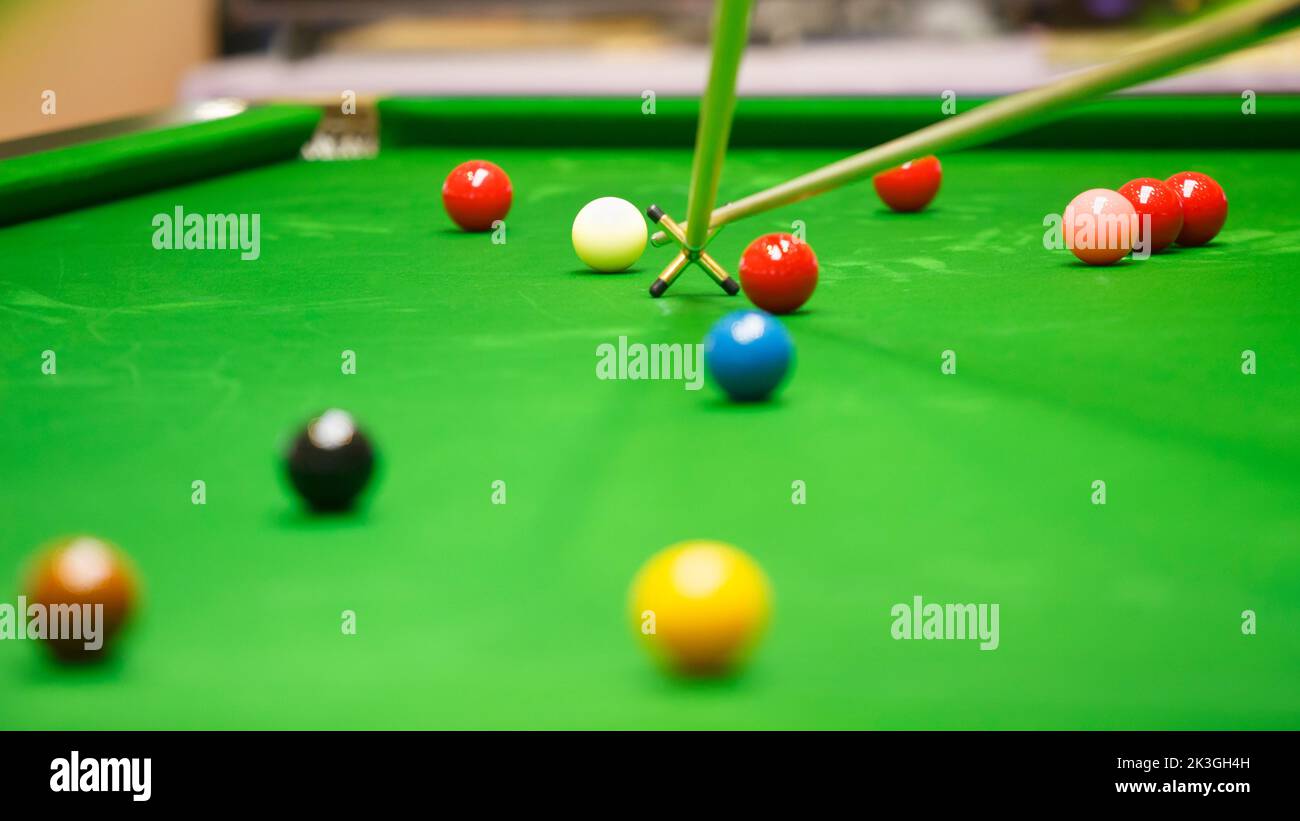 Pool ball collision hi-res stock photography and images - Alamy