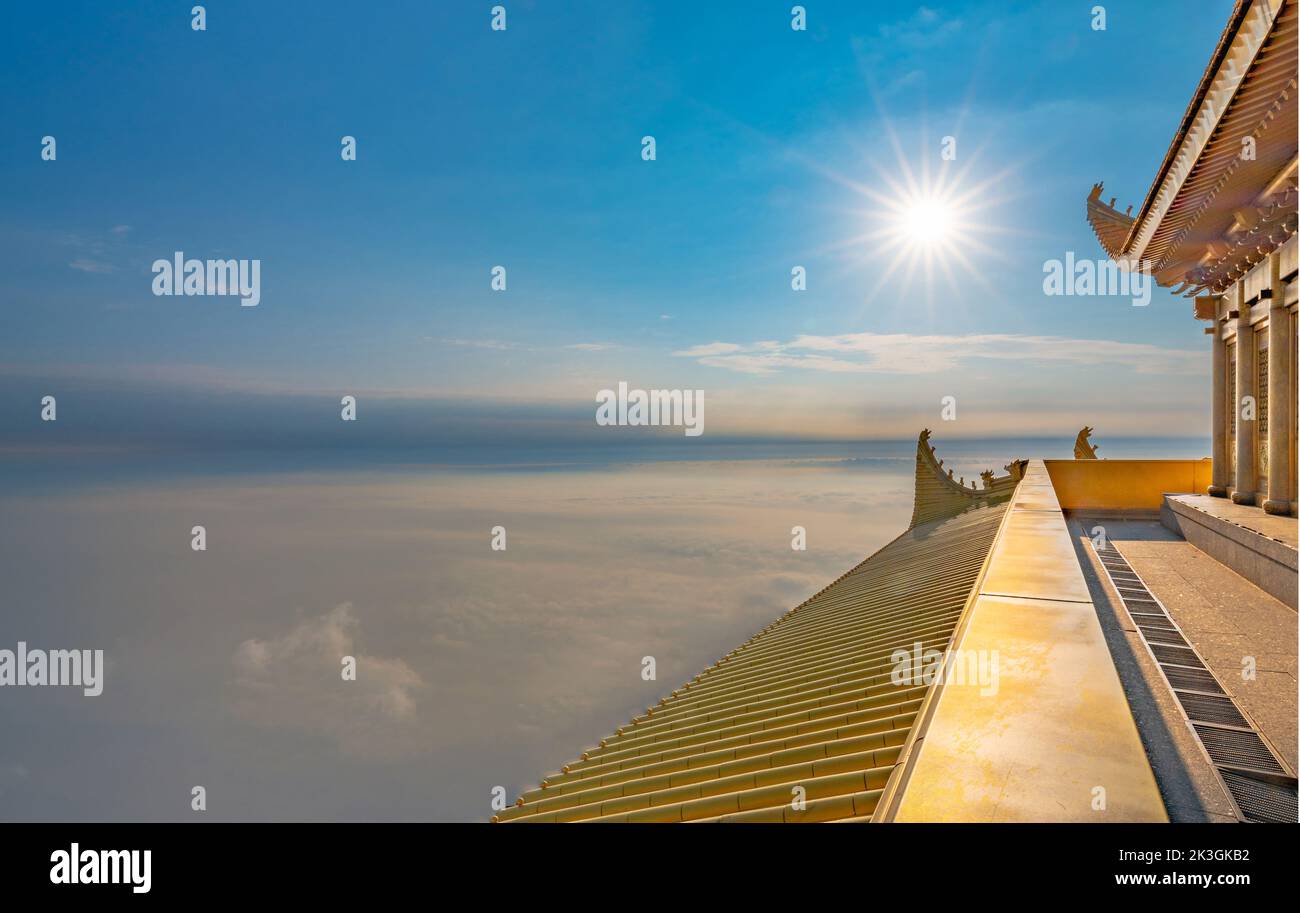 The golden eaves of the temple dougong, jinding, Mount Emei, Sichuan ...