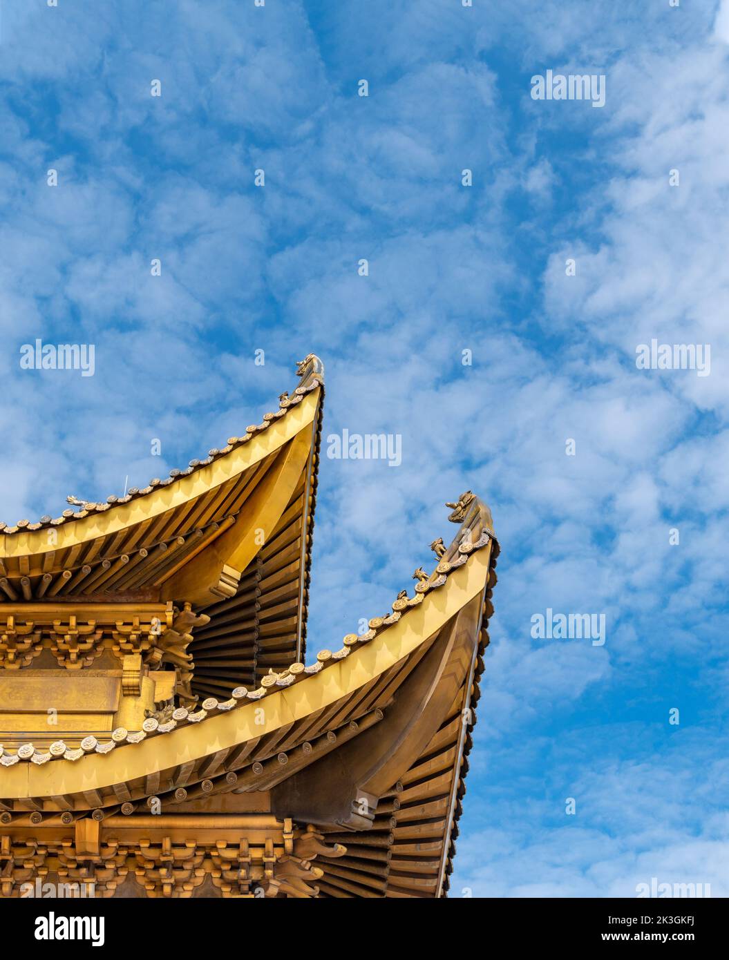 The golden eaves of the temple dougong, jinding, Mount Emei, Sichuan ...