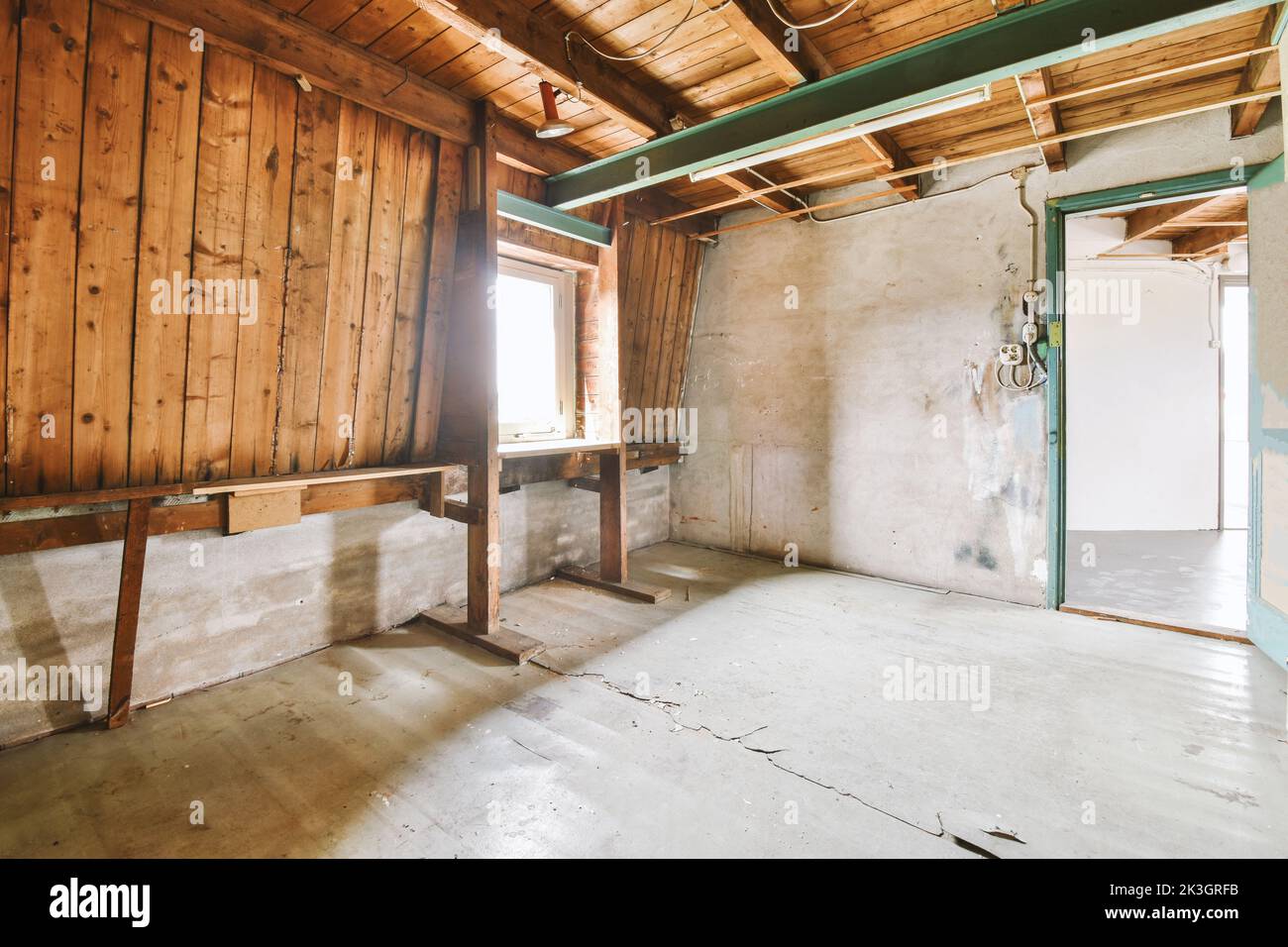 A cozy and spacious empty room in a luxury house Stock Photo - Alamy