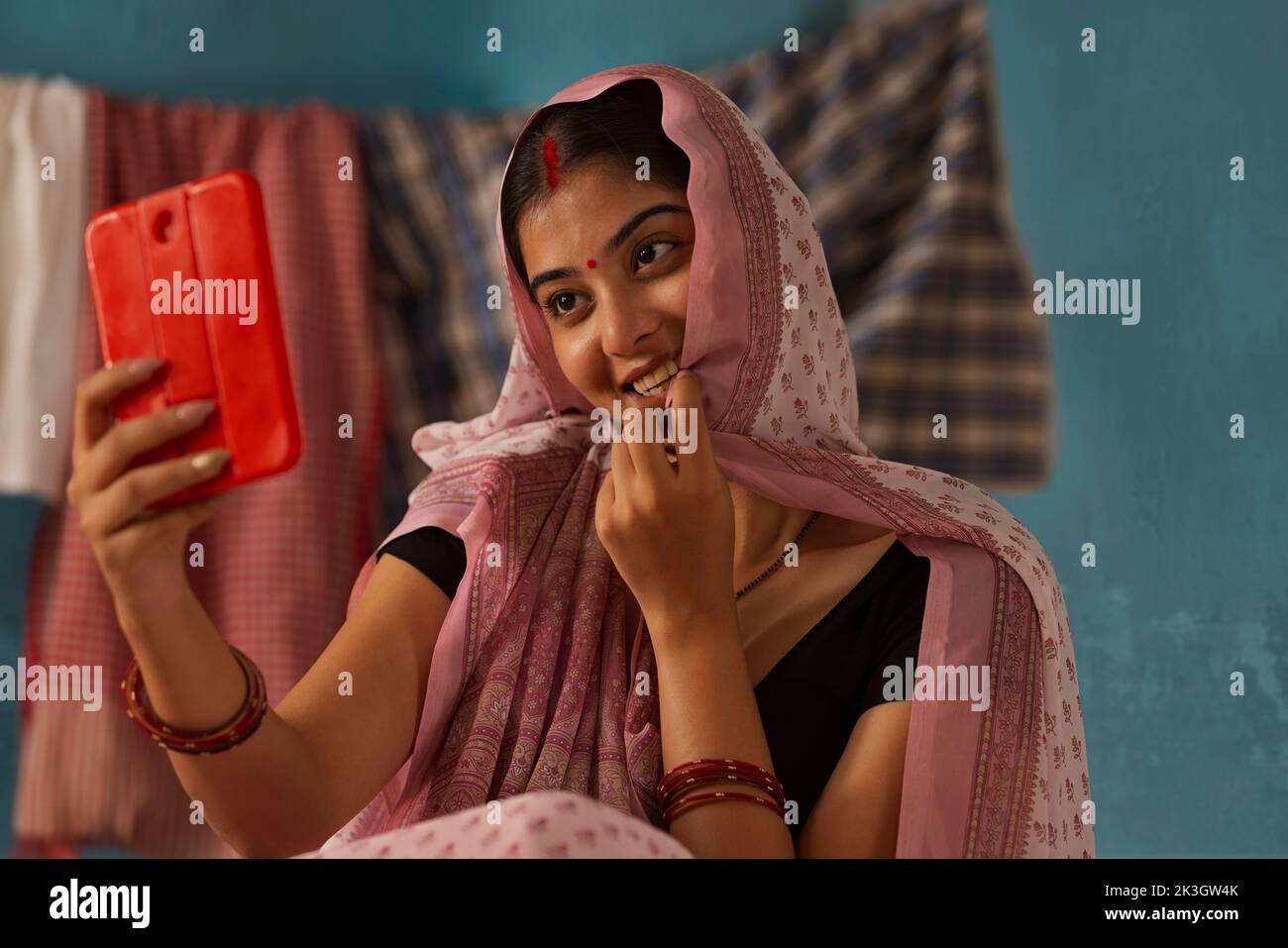 Woman looking herself hi-res stock photography and images - Alamy
