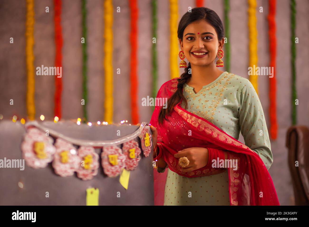 Diwali celebration in office hi-res stock photography and images - Alamy