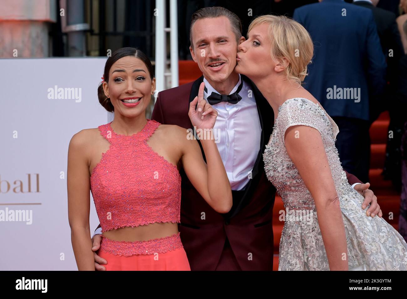 Leipzig, Germany. 24th Sep, 2022. Actors Amy Mußul (l-r), Johannes ...